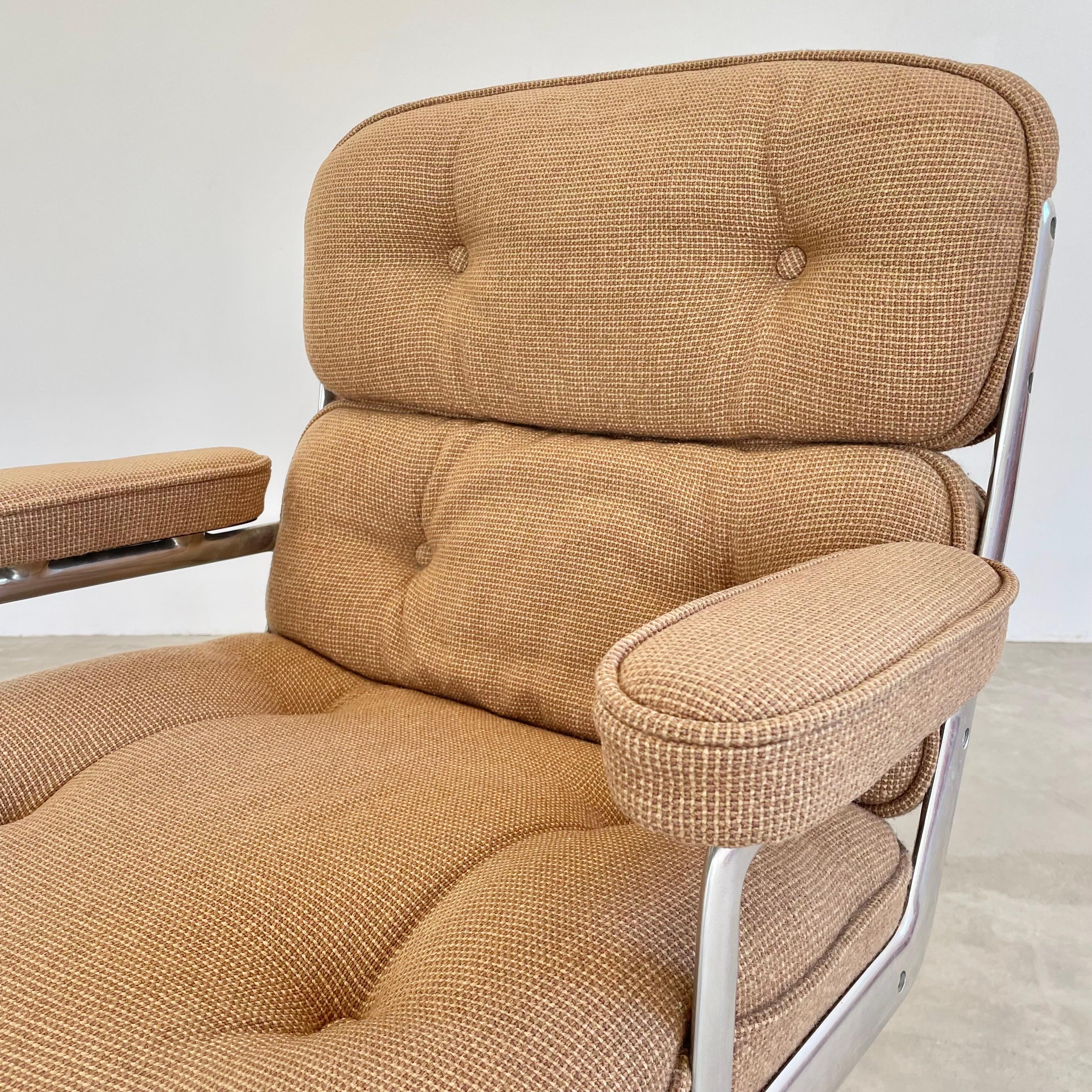 Eames Time Life Chair in Tan Burlap, 1984 USA For Sale at 1stDibs