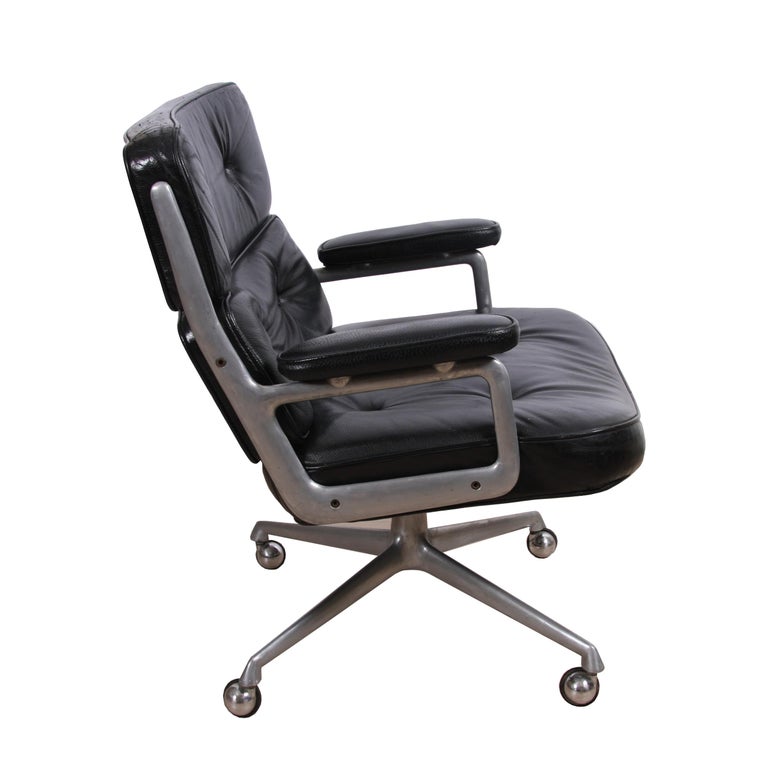 Eames 'Time Life' Lobby Chair For Sale at 1stDibs
