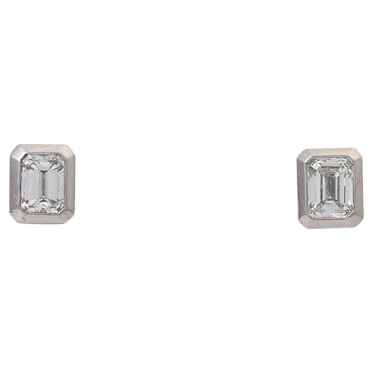 Ear Studs 'Pair9, Esp. with 2 Diamond Emerald Cut For Sale at 1stDibs