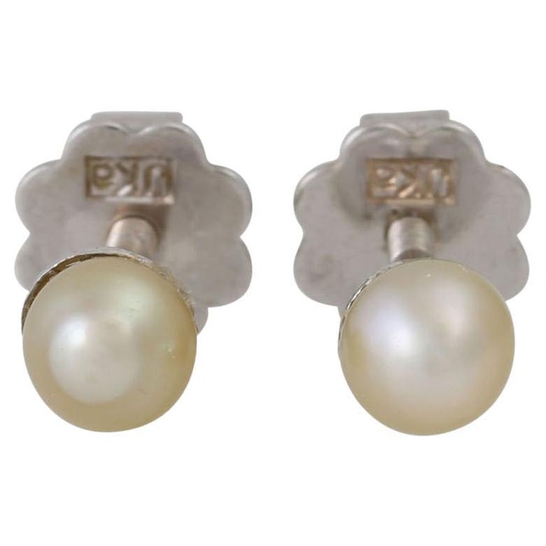 Ear Studs with Oriental Pearls For Sale at 1stDibs