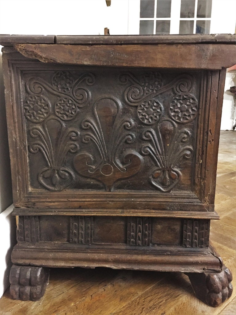 Early 17th Century Renaissance Chest in Walnut with Lion Feet at ...