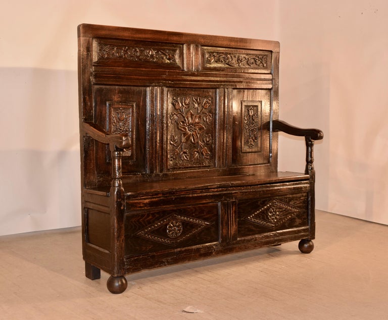 Early 18th Century English Oak Settle at 1stDibs