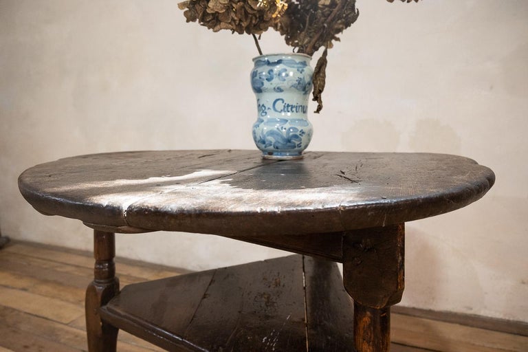 An Early 18th Century Primitive Oak Cricket Table For Sale at 1stDibs