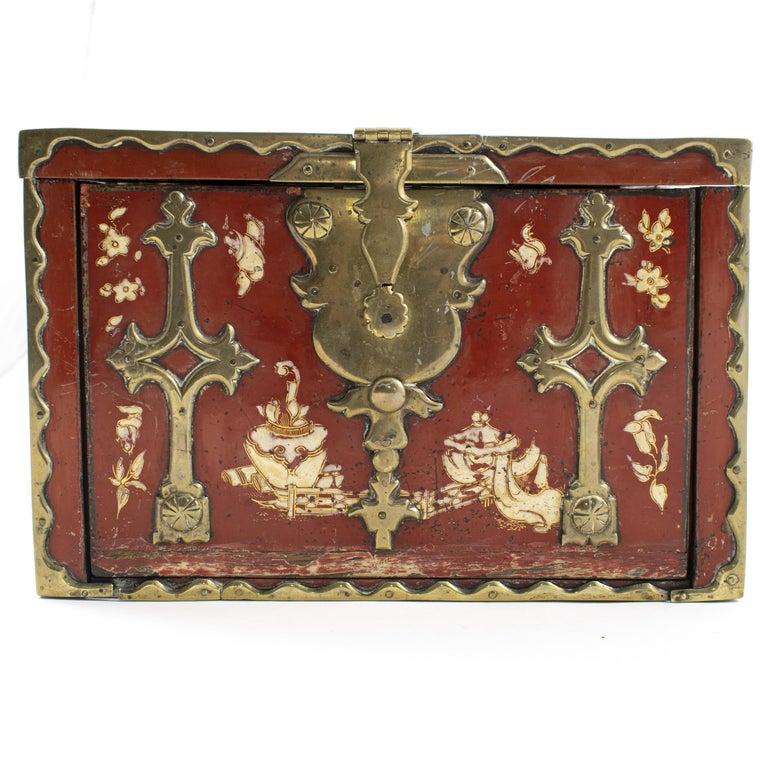 Early 18th Century Dutch Baroque Box For Sale at 1stDibs