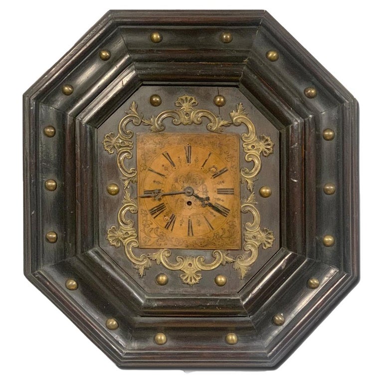 Early 18th Century Tuscany Octagonal Walnut Clock For Sale at 1stDibs