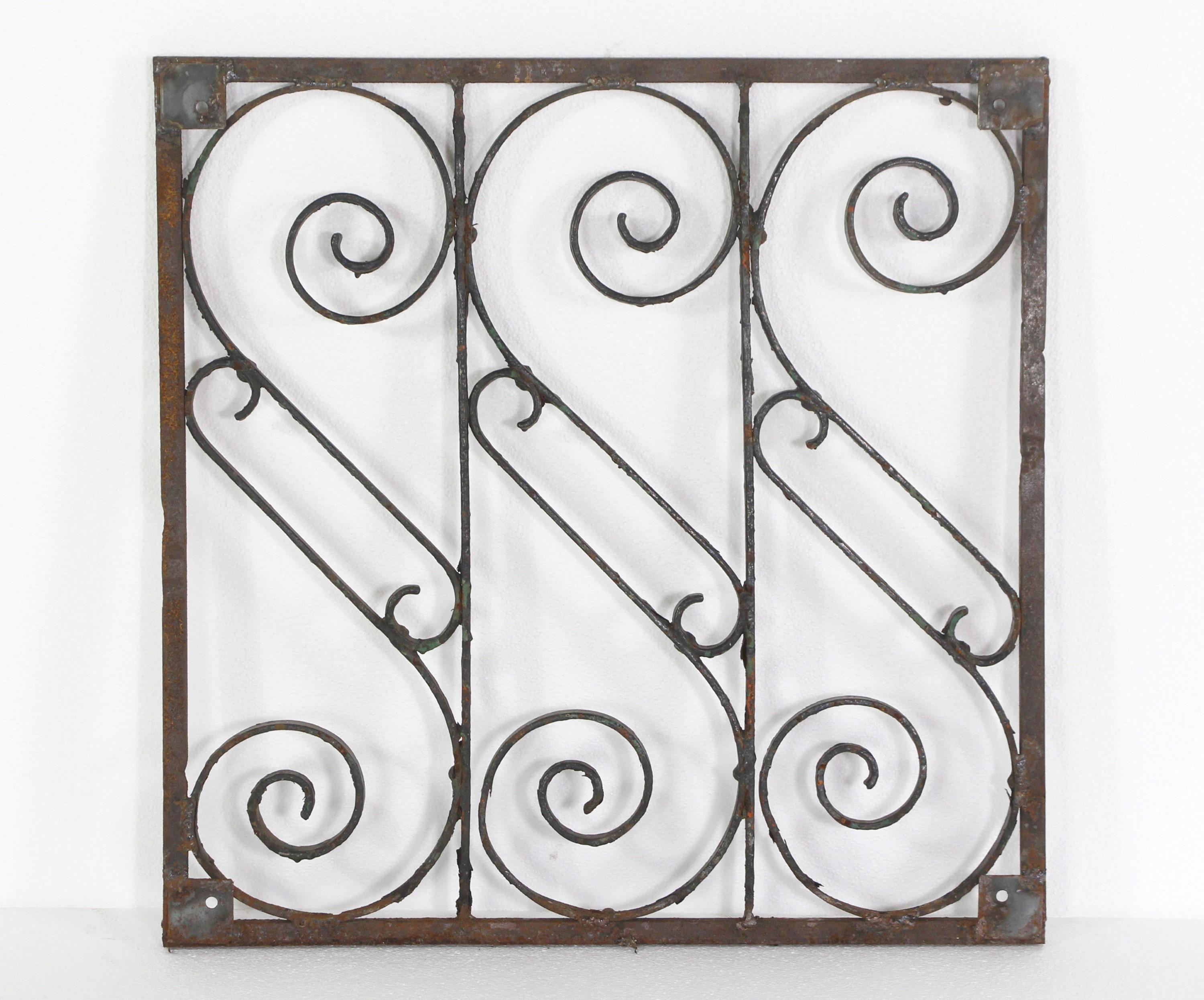 Early 1900s Black Wrought Iron S Curved Gate with Square Frame For Sale ...