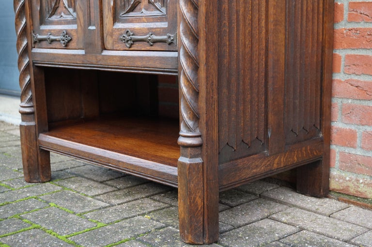 Early 1900s Hand Carved Gothic Revival Oak Drinks Cabinet / Dry Bar ...