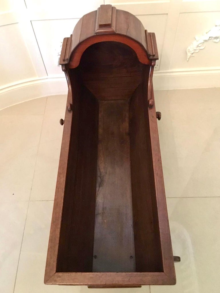Early 19th Century Antique Mahogany Cradle, circa 1800 at 1stDibs