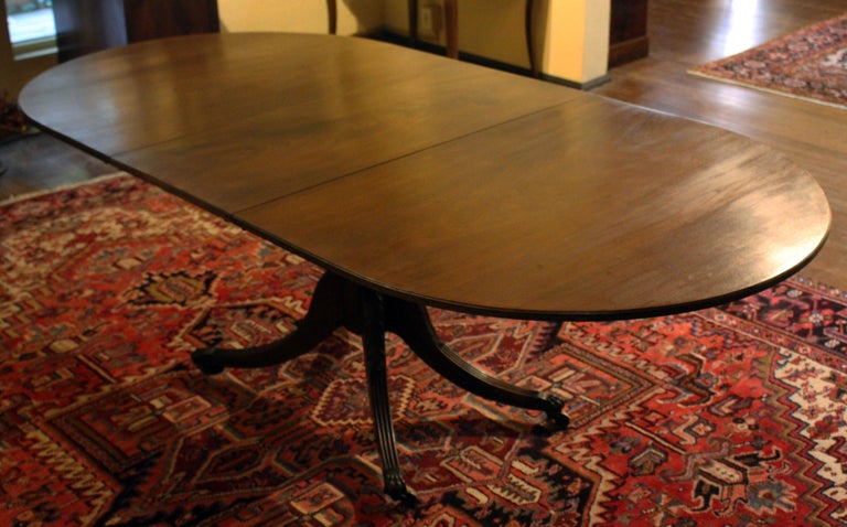 Early 19th Century English Expandable Pedestal Dining Table at 1stDibs