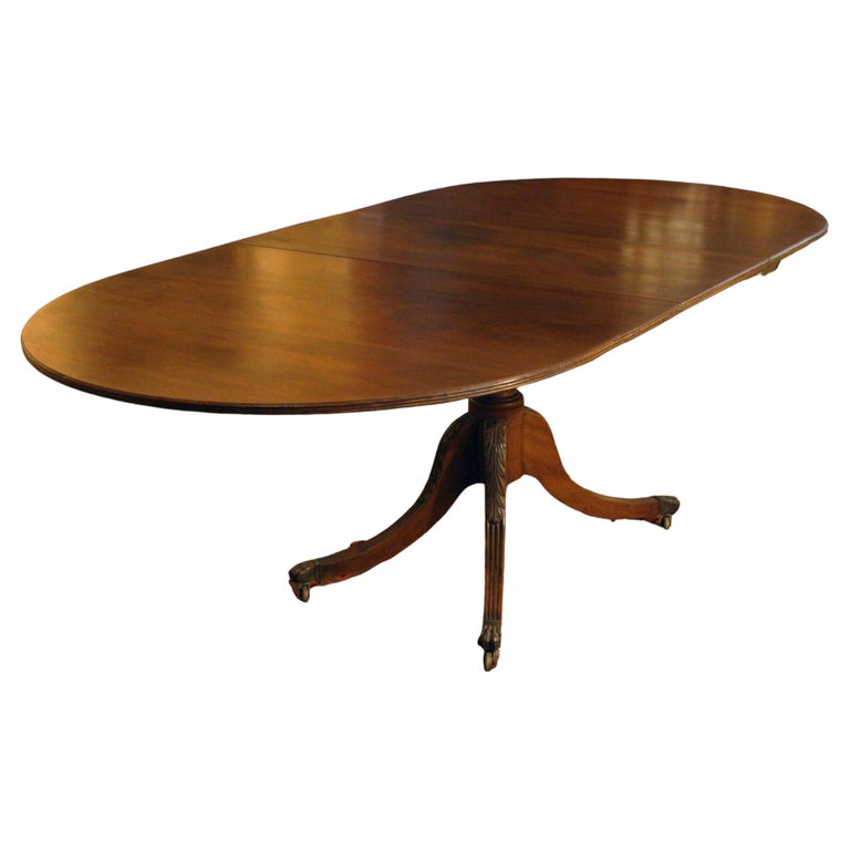 Early 19th Century English Expandable Pedestal Dining Table at 1stDibs