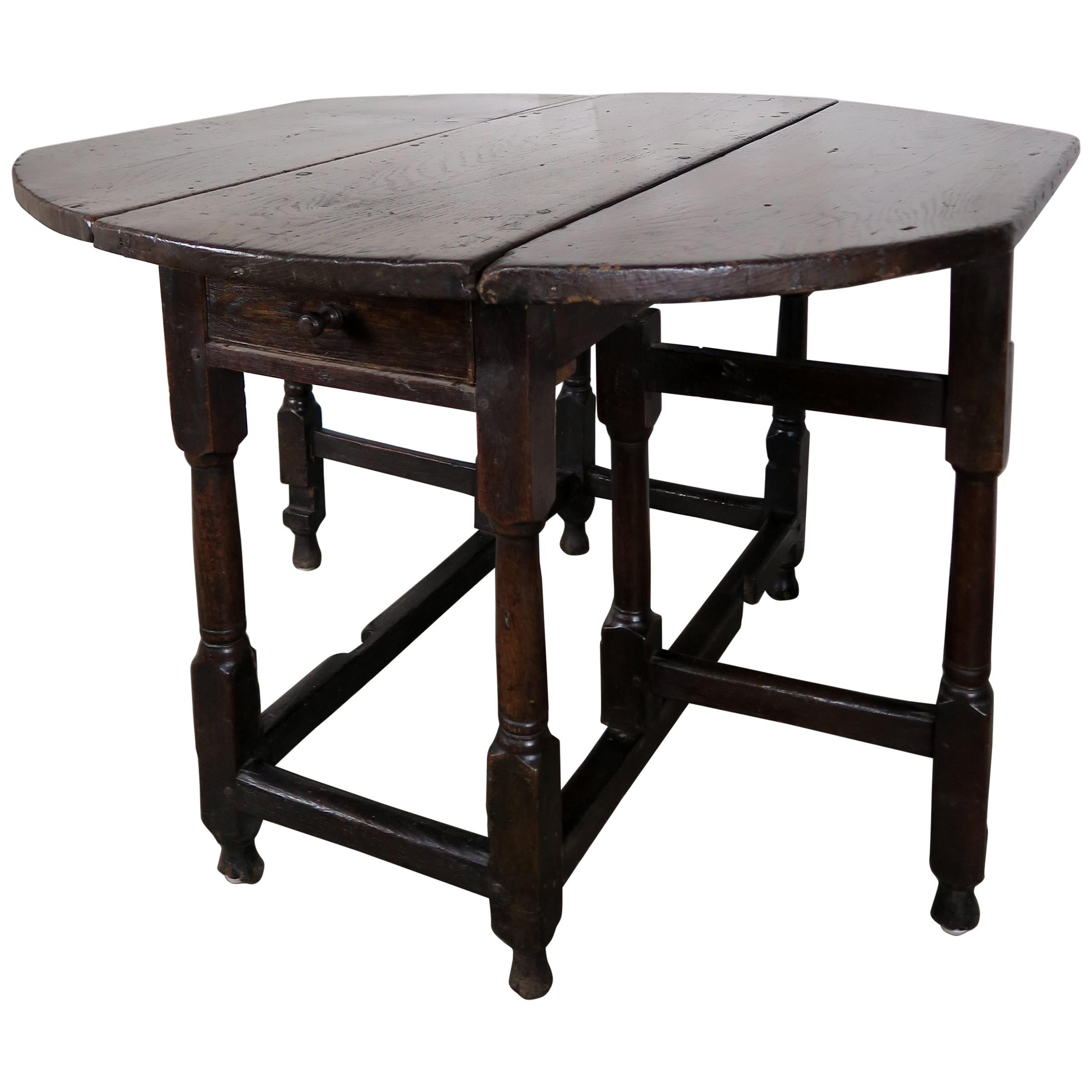 Early 19th Century English Gateleg Table at 1stDibs