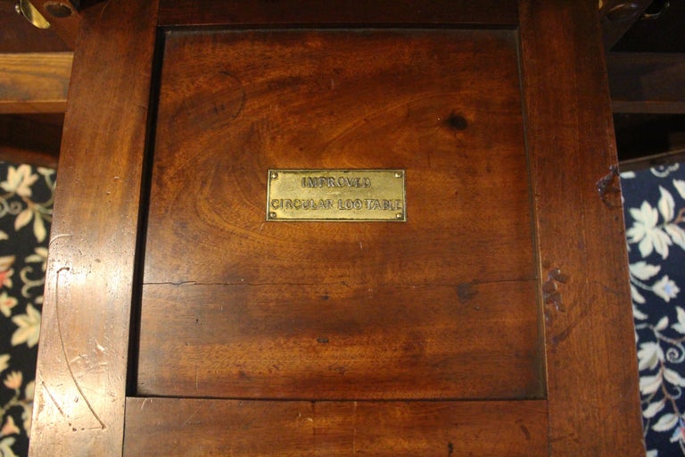 Early 19th Century English Loo or Center Table For Sale at 1stDibs