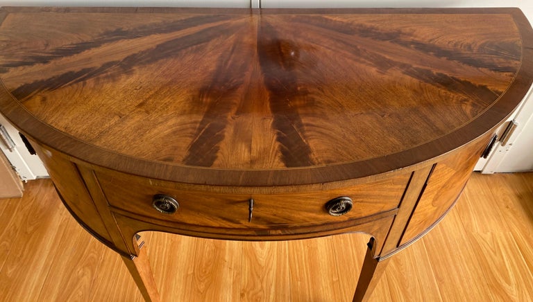 Early 19th Century Federal Bow Front Sideboard at 1stDibs