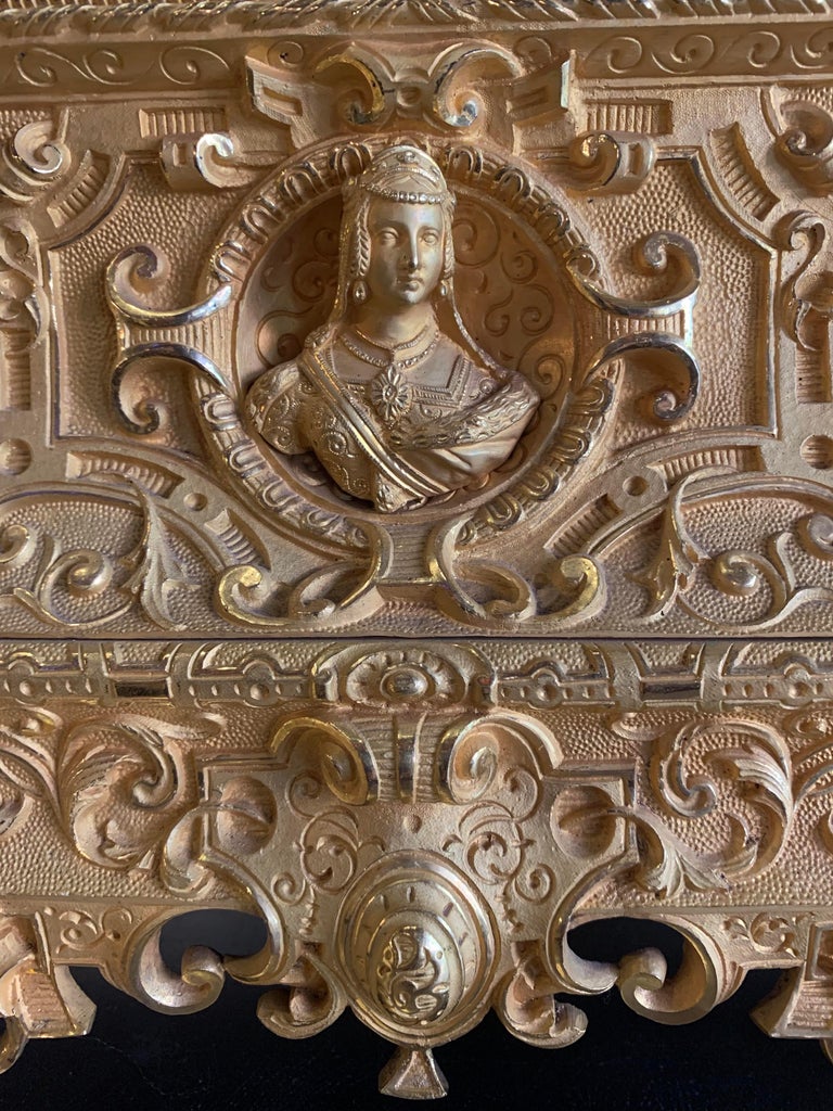 Early 19th Century French Gilt Figural Bronze Mantle Clock For Sale at ...