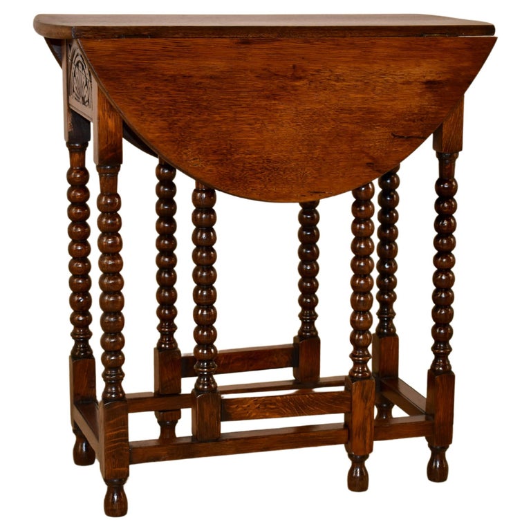 Early 19th Century Gate Leg Side Table For Sale at 1stDibs