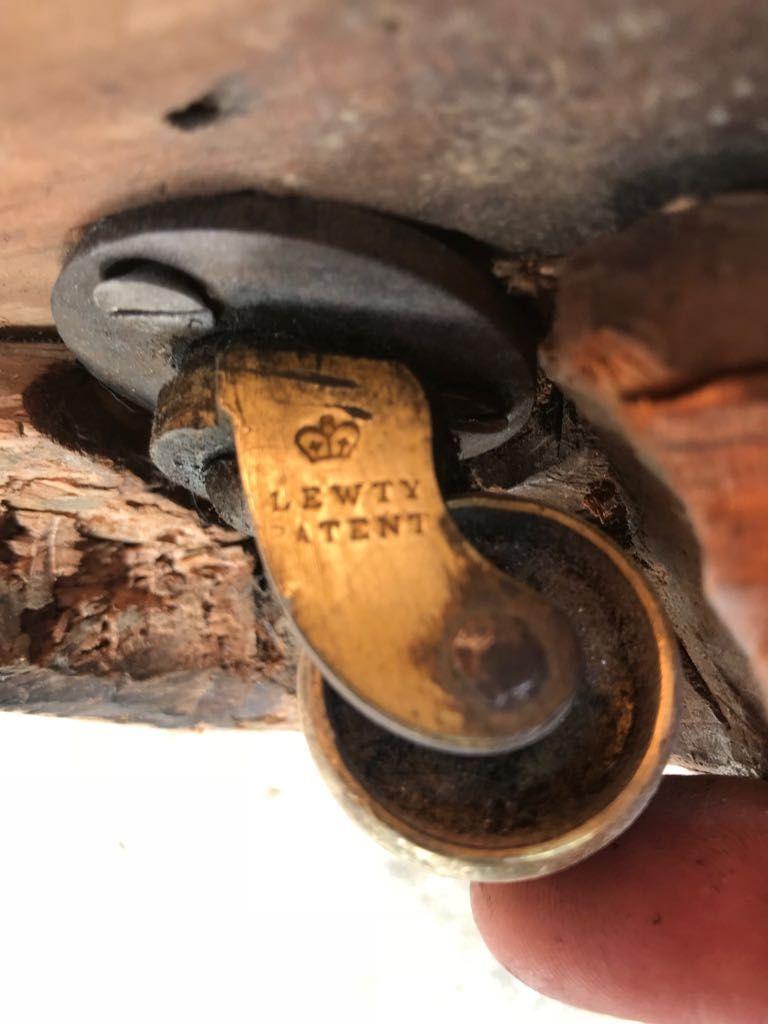Early 19th Century Kidney-Shaped Ormolu Mounted Brown Oak Desk For Sale ...