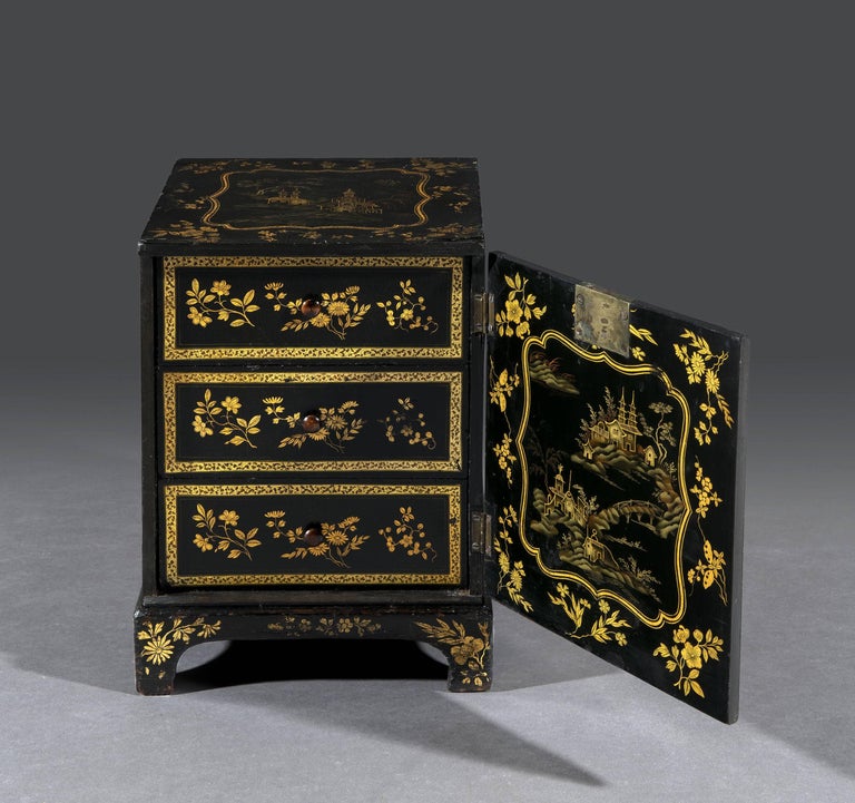 Early 19th Century Regency Period Black and Gilded Chinoiserie Table ...