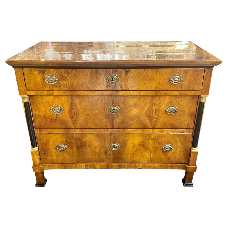 Early 19th Century South German Walnut Biedermeier Commode at 1stDibs