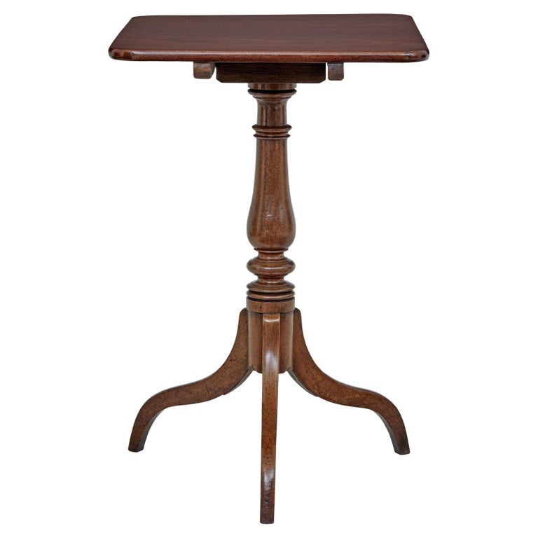 Early 19th Century tilt top occasional table For Sale at 1stDibs