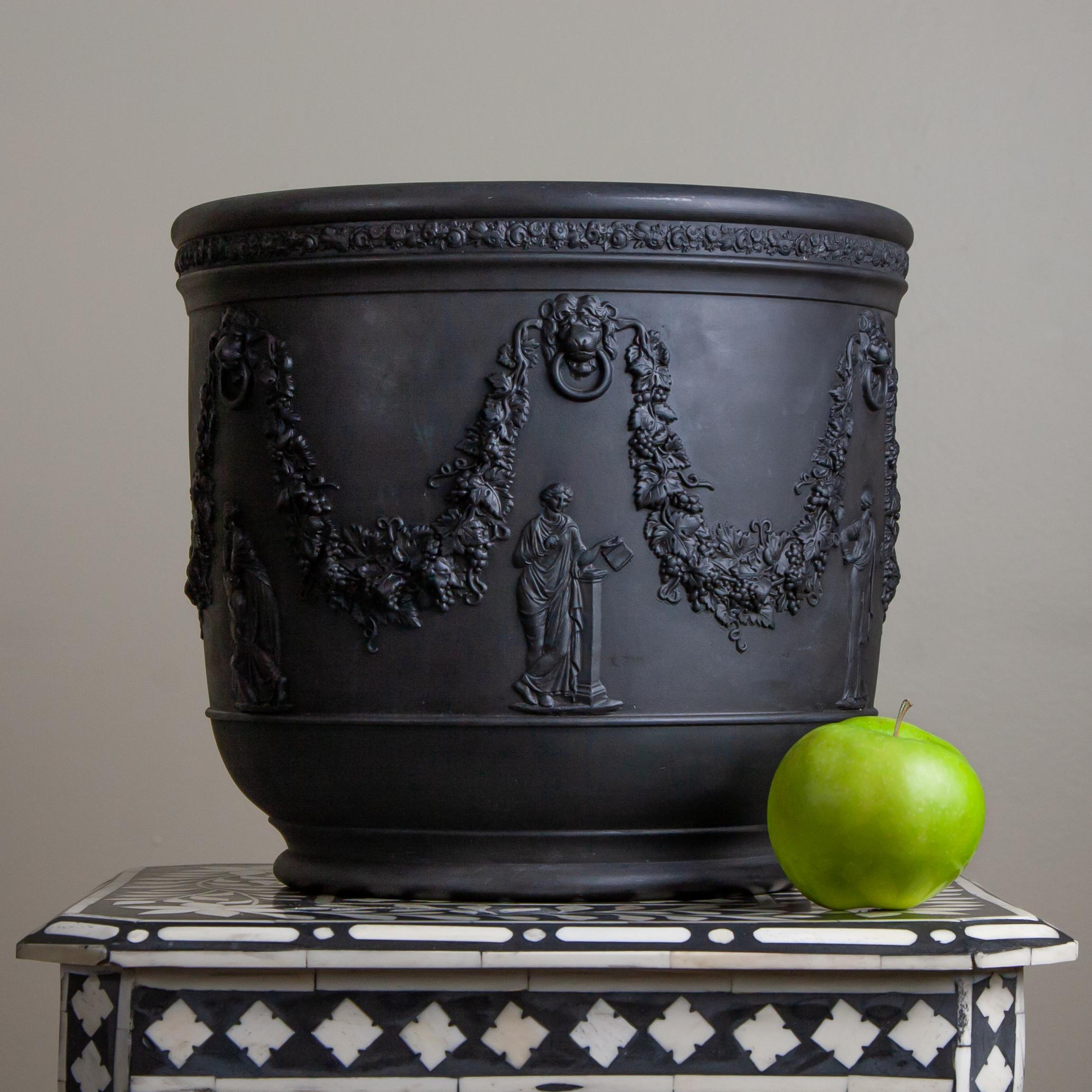 Early 19th Century Wedgwood Black Basalt Jardiniere Cachepot at 1stDibs ...