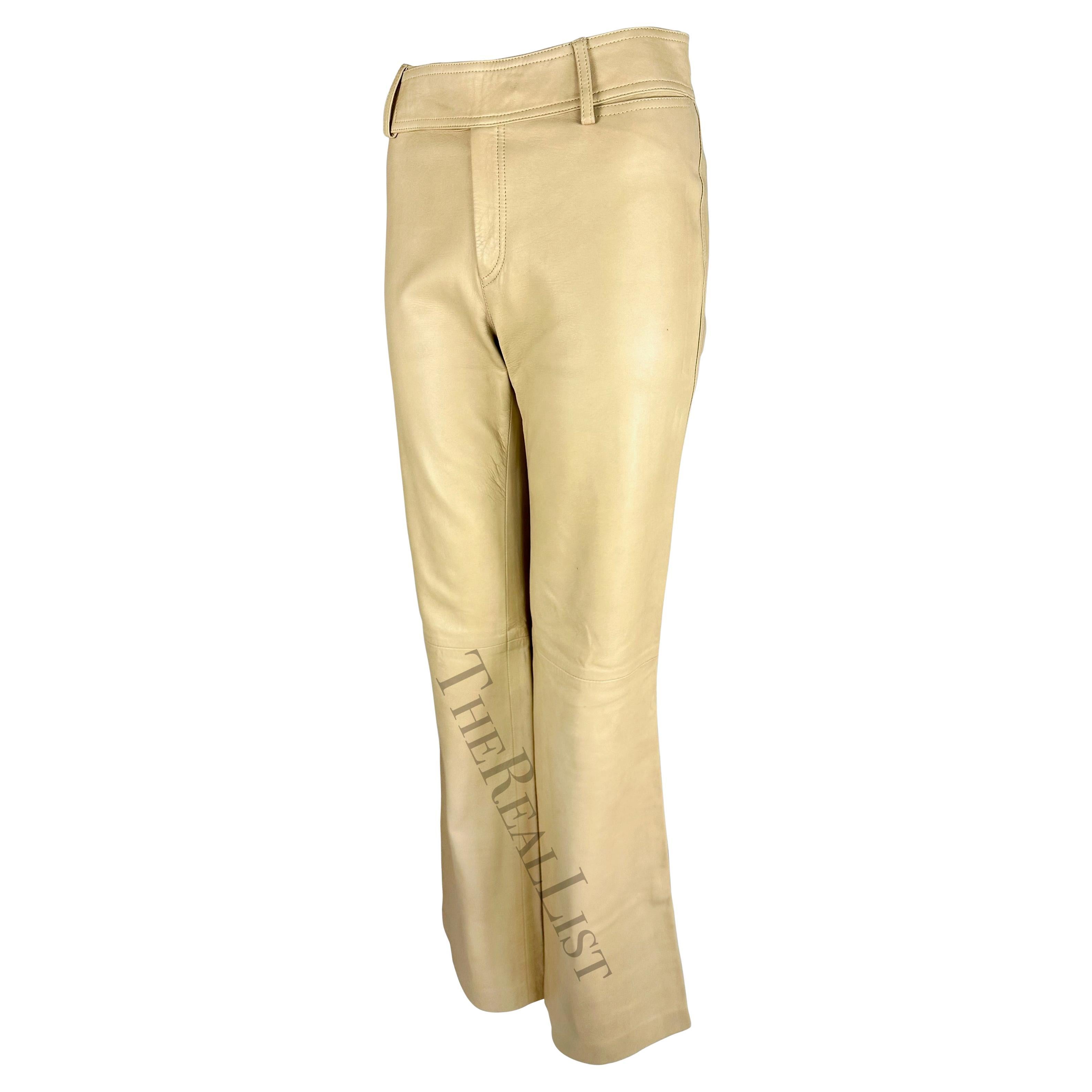 Principios de la década de 2000 Gucci by Tom Ford Pantalones rectos de piel color canela en ...