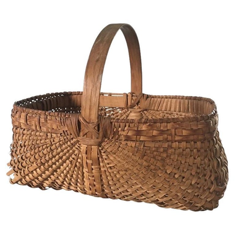 Early 20th Century American Splint Oak Gathering Basket For Sale at 1stDibs