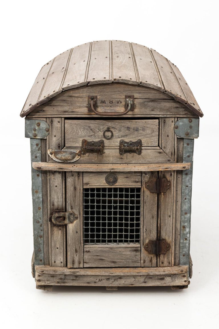 Early 20th Century Antique Wooden Dog Crate For Sale at 1stDibs