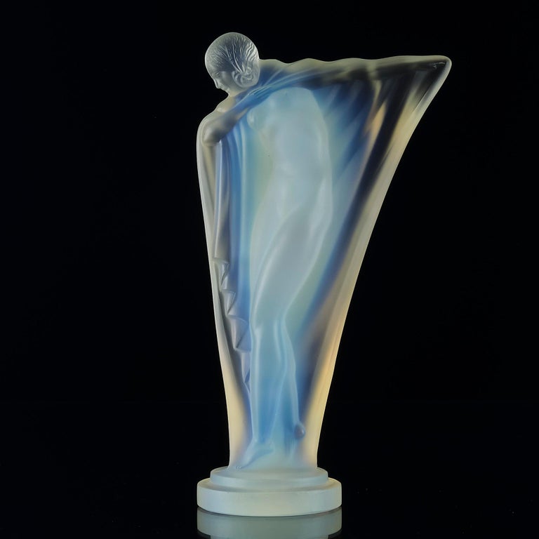 Early 20th Century Art Deco Glass Figure entitled "Nue au Bras Tendu ...