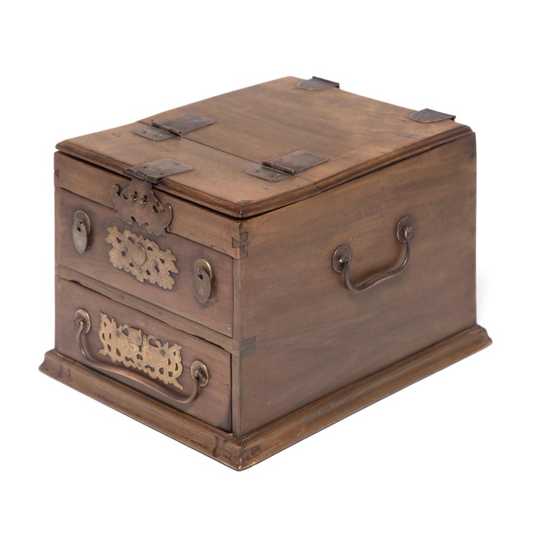 Early 20th Century Chinese Double Bat Jewelry Chest For Sale at 1stDibs