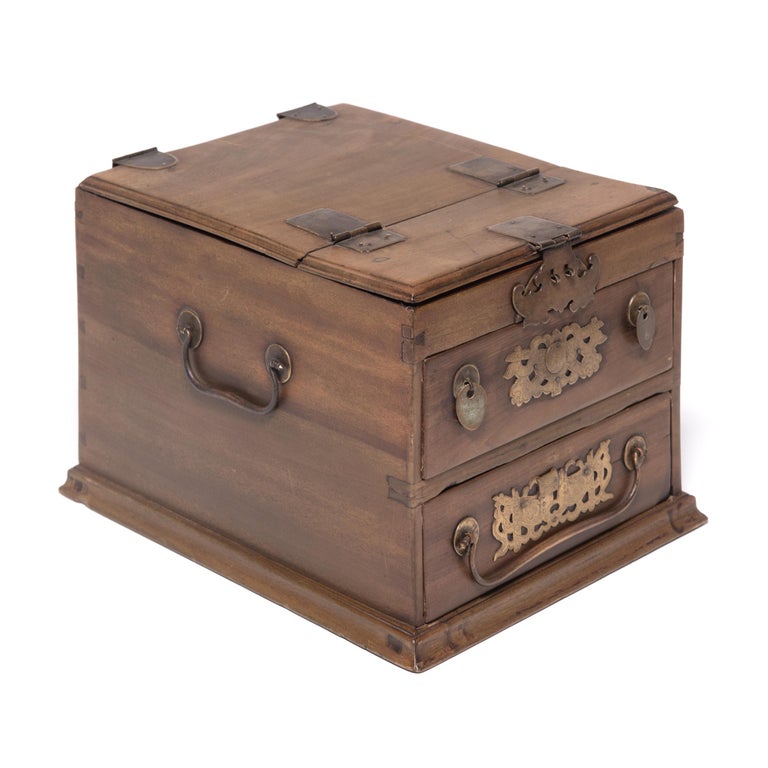 Early 20th Century Chinese Double Bat Jewelry Chest For Sale at 1stDibs