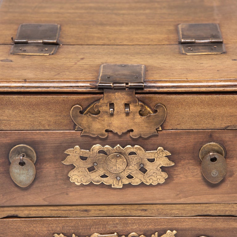 Early 20th Century Chinese Double Bat Jewelry Chest For Sale at 1stDibs