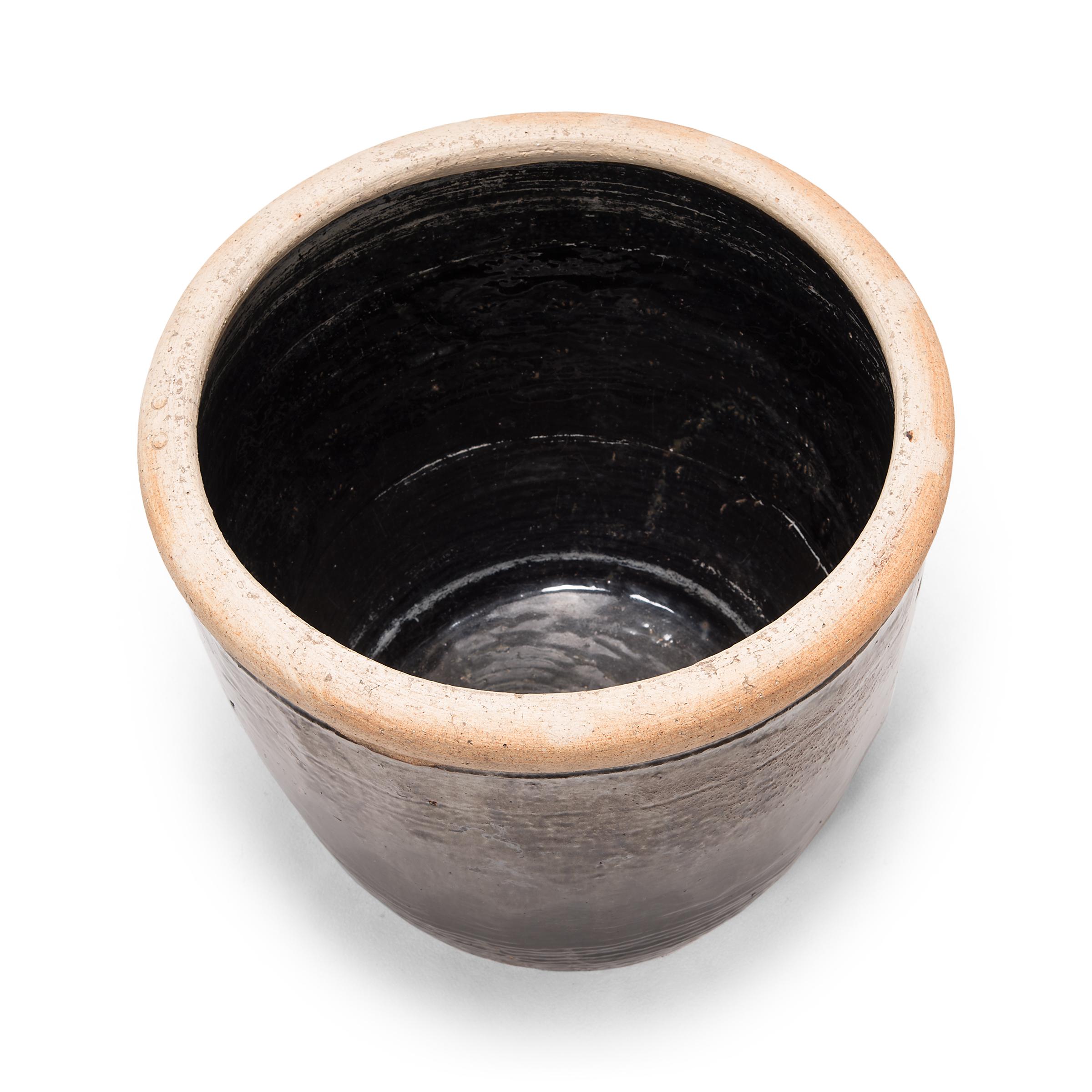 Early 20th Century Chinese Low Vinegar Pot at 1stDibs