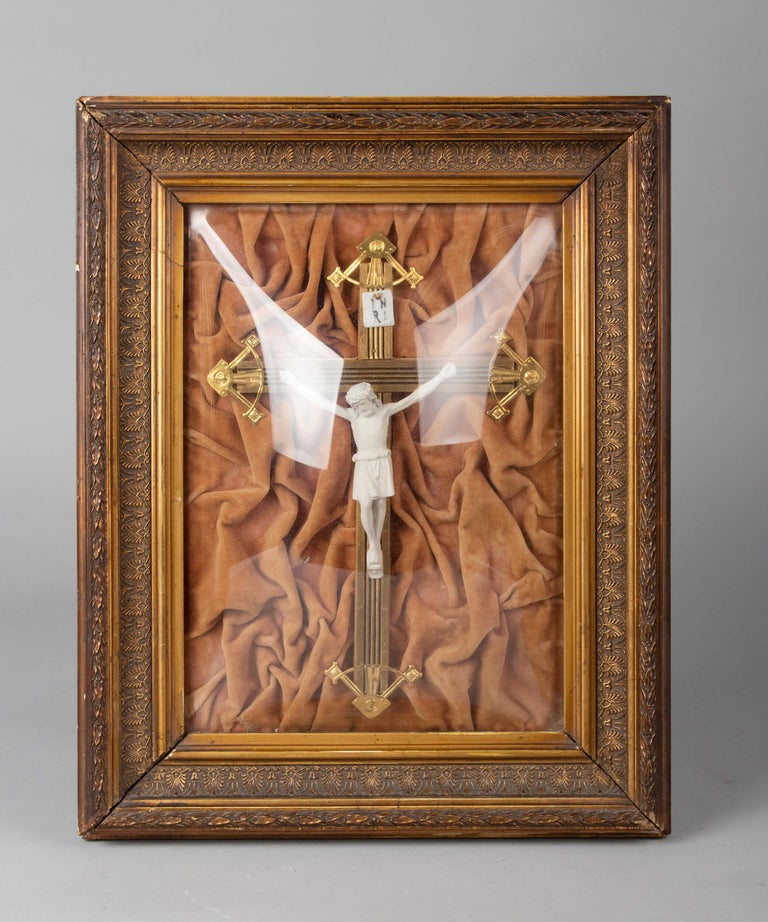 Early 20th Century Crusifix in Wooden Gilt Frame with Convex Glass at ...