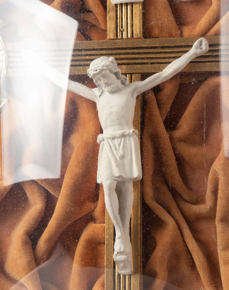 Early 20th Century Crusifix in Wooden Gilt Frame with Convex Glass at ...