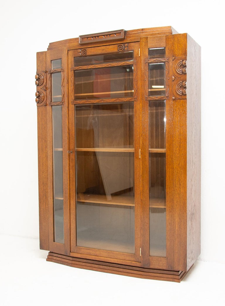 Early 20th Century Viennese secession Display cabinet For Sale at 1stDibs