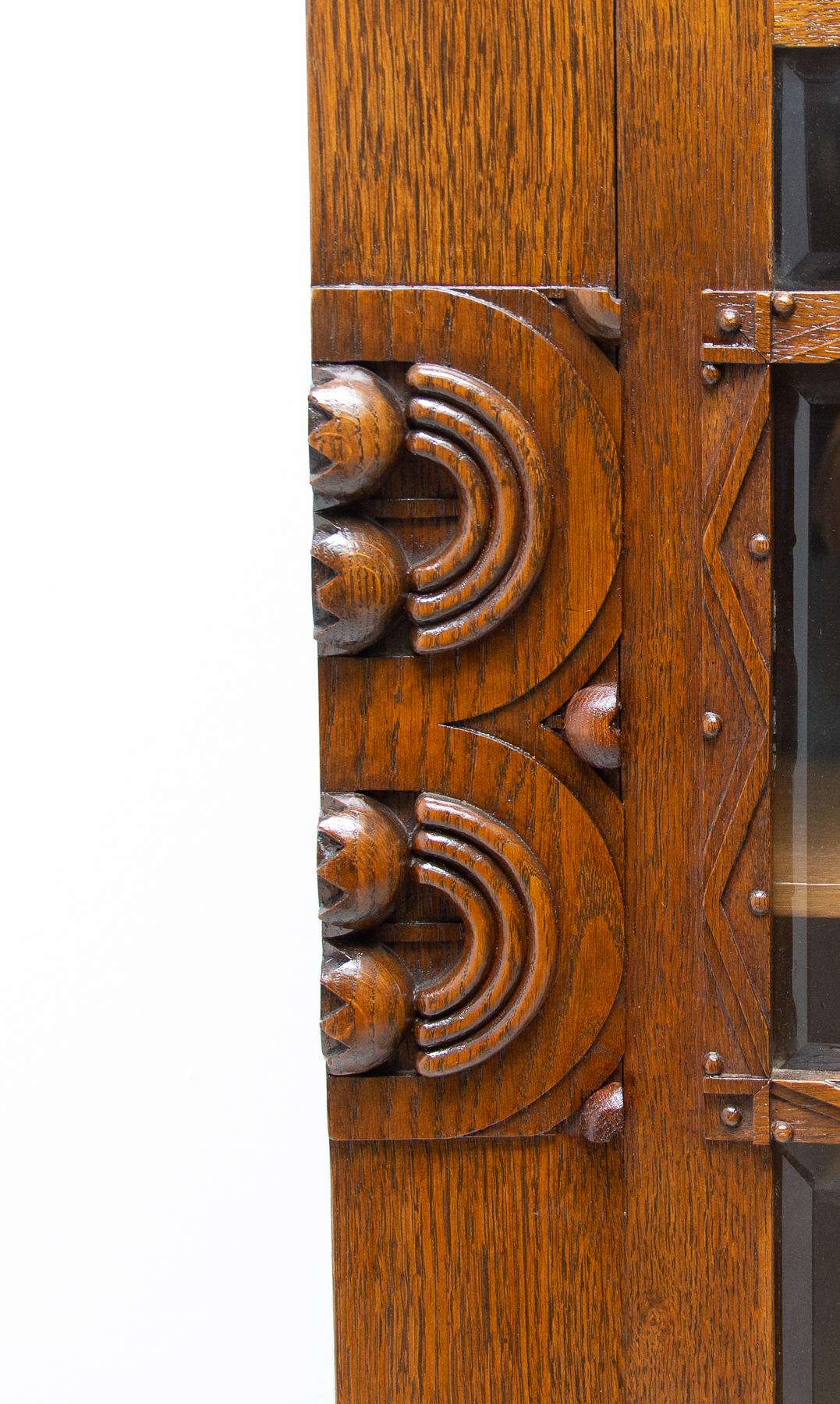Early 20th Century Viennese secession Display cabinet For Sale at 1stDibs