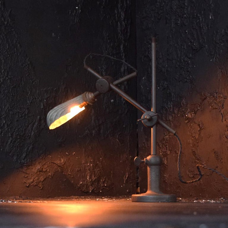 Early 20th Century English Clam Shell Work Bench Lamp For Sale at 1stDibs