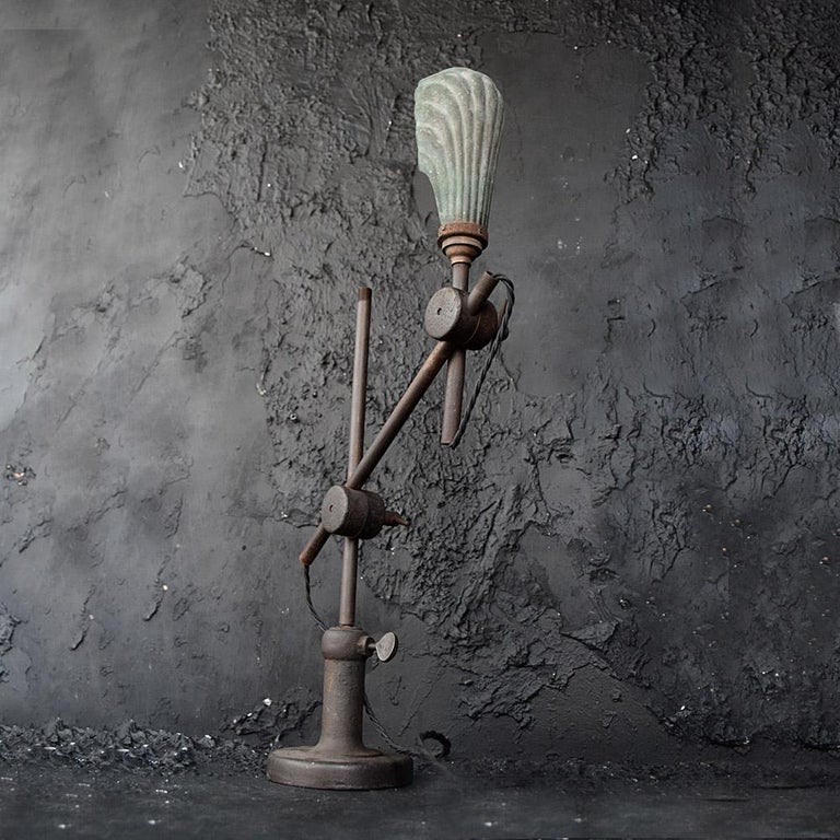Early 20th Century English Clam Shell Work Bench Lamp For Sale at 1stDibs