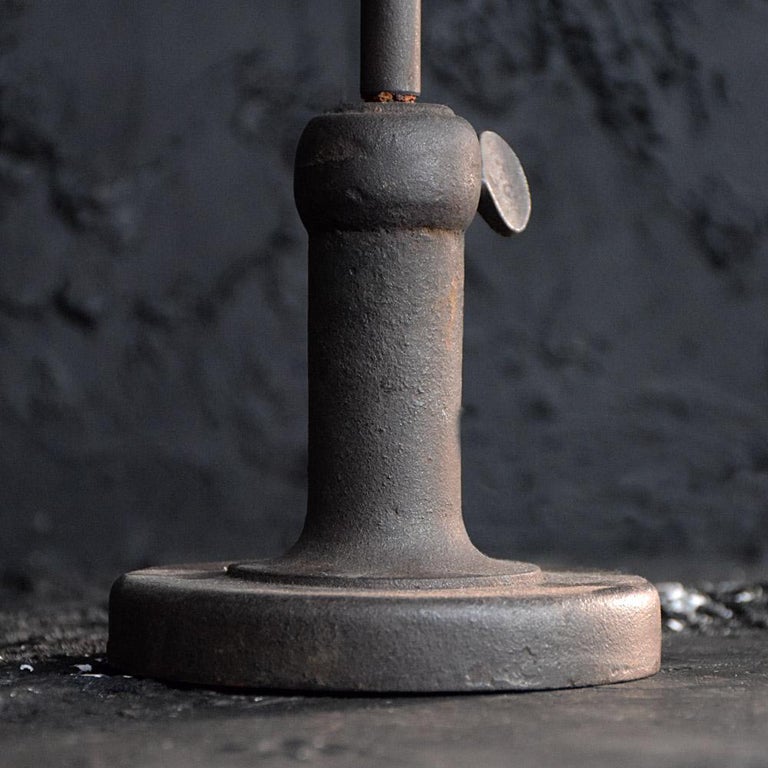 Early 20th Century English Clam Shell Work Bench Lamp For Sale at 1stDibs