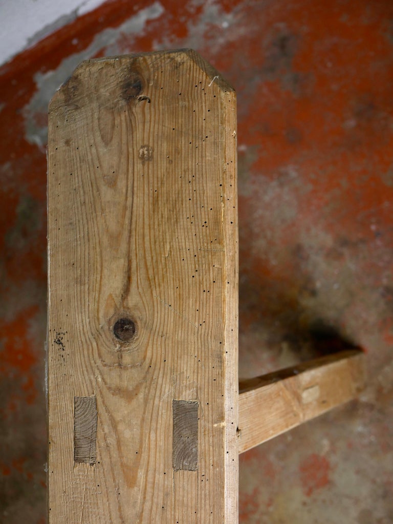 Early 20th century French Auvergnat oak bank For Sale at 1stDibs