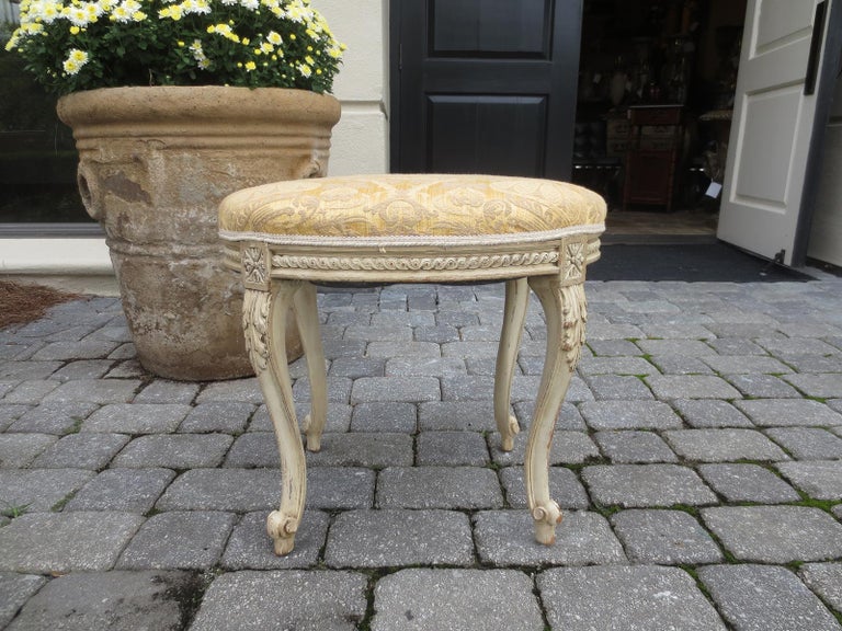 Early 20th Century French Oval Hand Carved Stool For Sale at 1stdibs