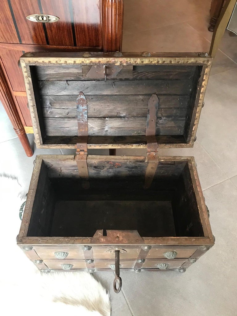 Early 20th Century French Wooden and Copper Safe, 1900s For Sale at 1stDibs
