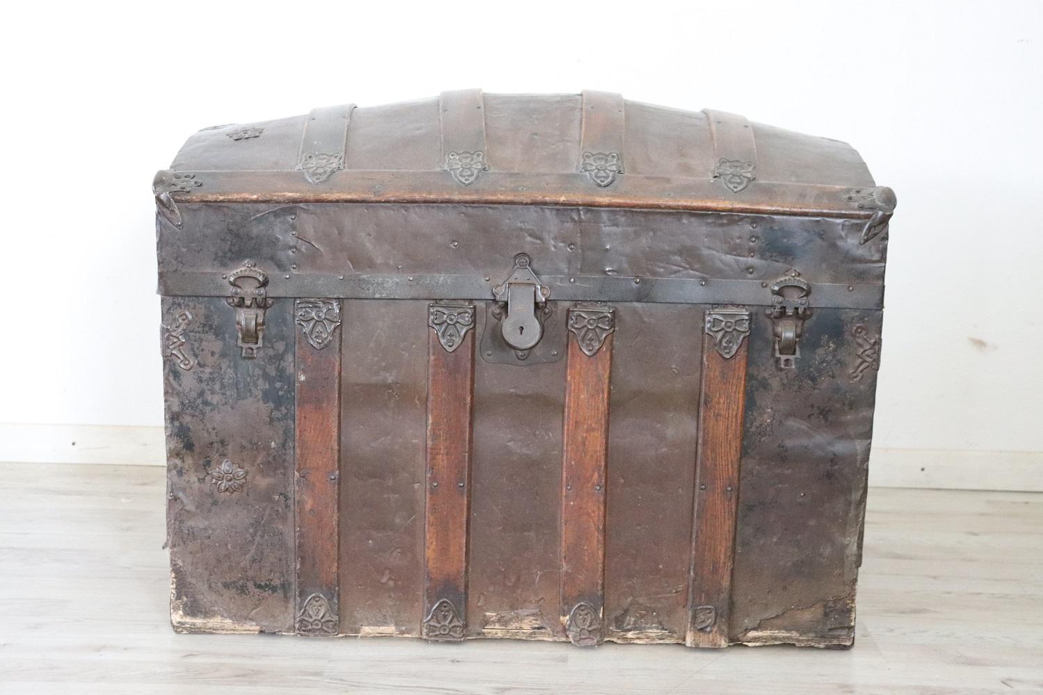 Early 20th Century Italian Poplar Wood Antique Rustic Trunk For Sale at ...