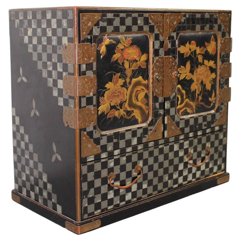 Early 20th Century, Japanese Jewelry Box For Sale at 1stDibs