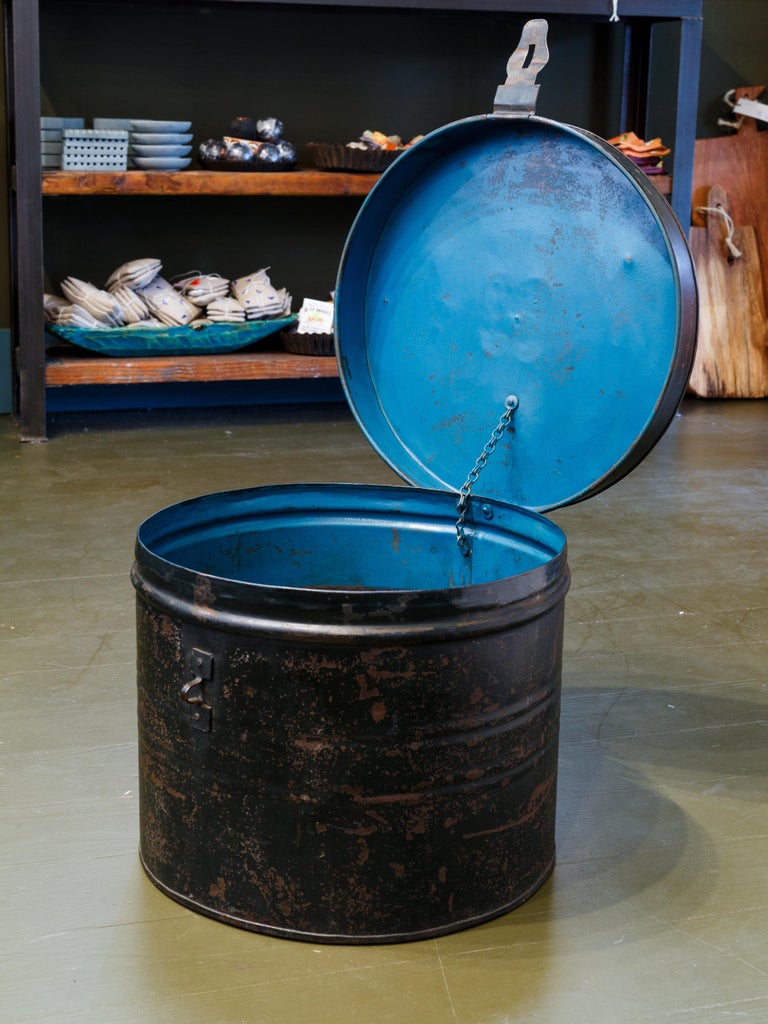 Early 20th Century Lidded Metal Hat Box For Sale at 1stDibs