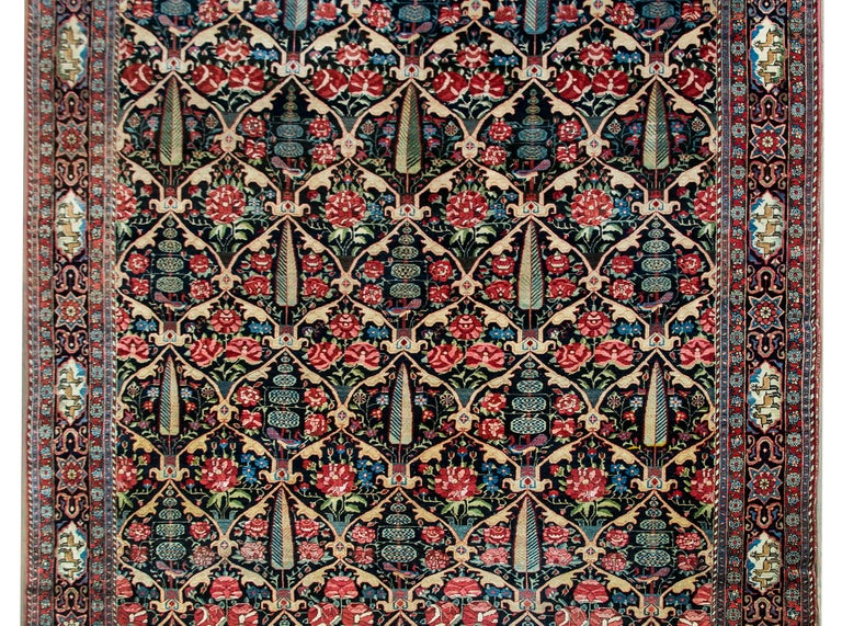 Early 20th Century Persian Bakhtiari Rug For Sale at 1stDibs