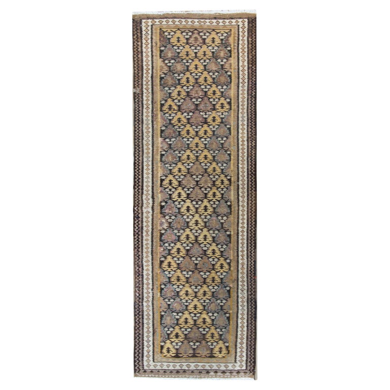 Early 20th Century, Persian Qazvin Rug For Sale at 1stDibs