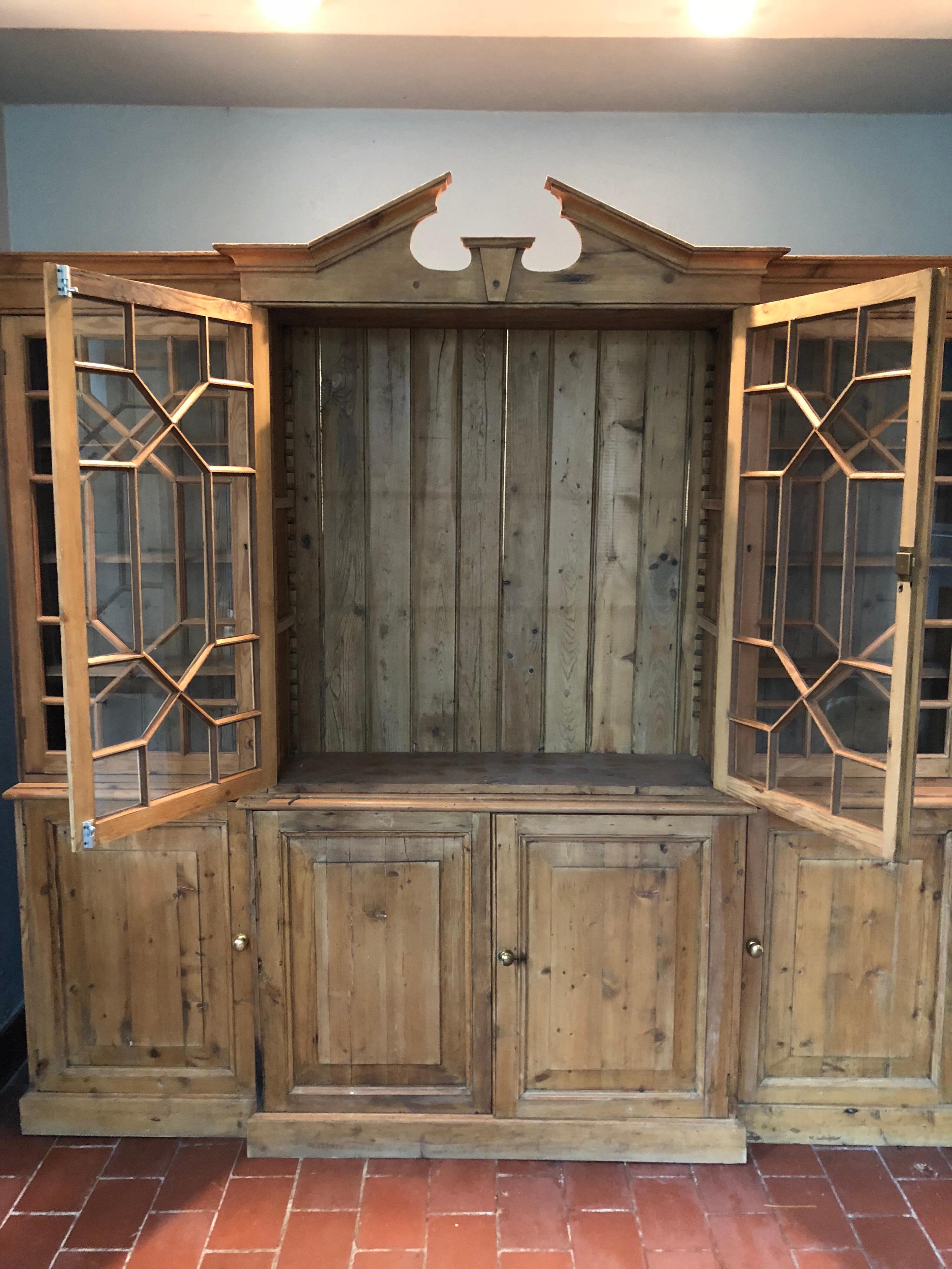 Early 20th Century Pine Breakfront For Sale at 1stDibs