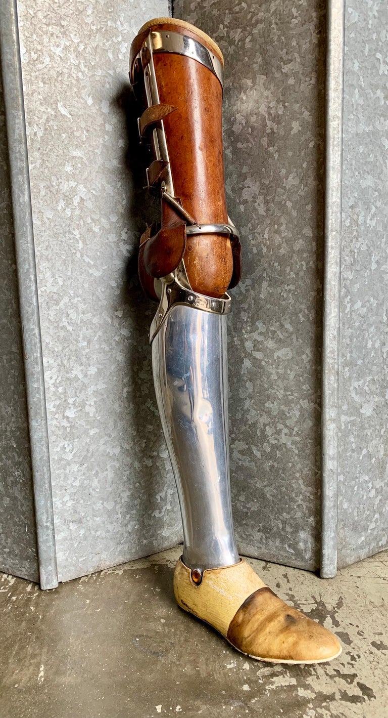 Early 20th Century Prosthetic Leg in Leather and Metal by Leridon of ...