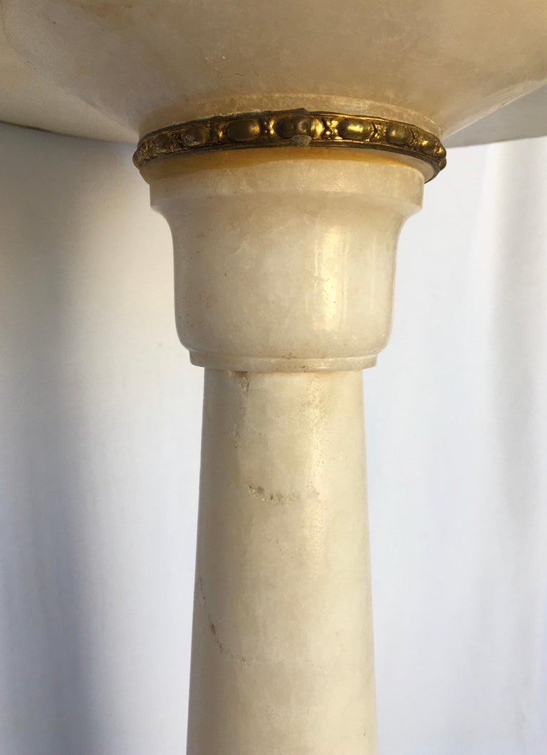 Early 20th Century Round Alabaster Marble Pedestal Drinks Side Spot ...